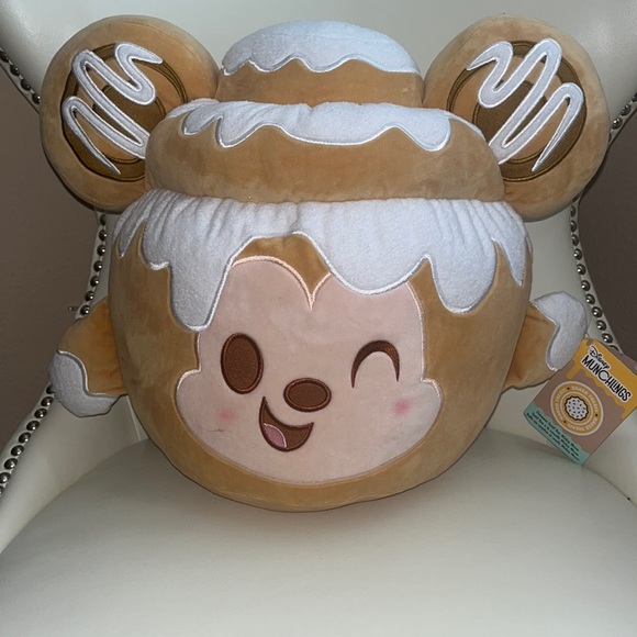Disney | Other | Brand New Mickey Mouse Cinnamon Bun Disney Munchling ...